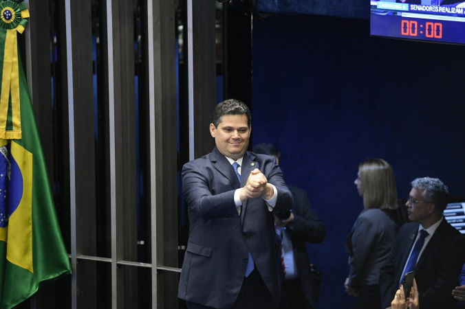 Alcolumbre é eleito presidente do Senado com promessa de defender ...